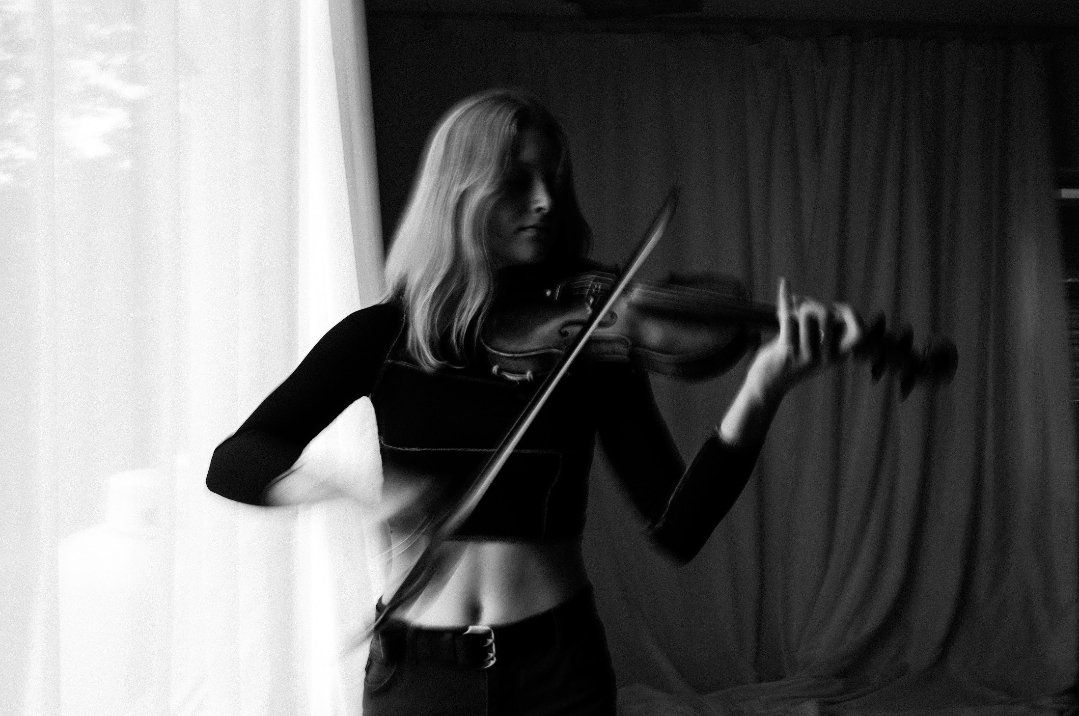 Irish Millie - Fiddle Player - Peterborough Ontario Canada
