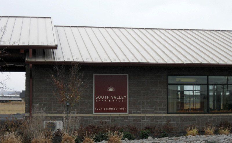 Henris Roofing and Supply