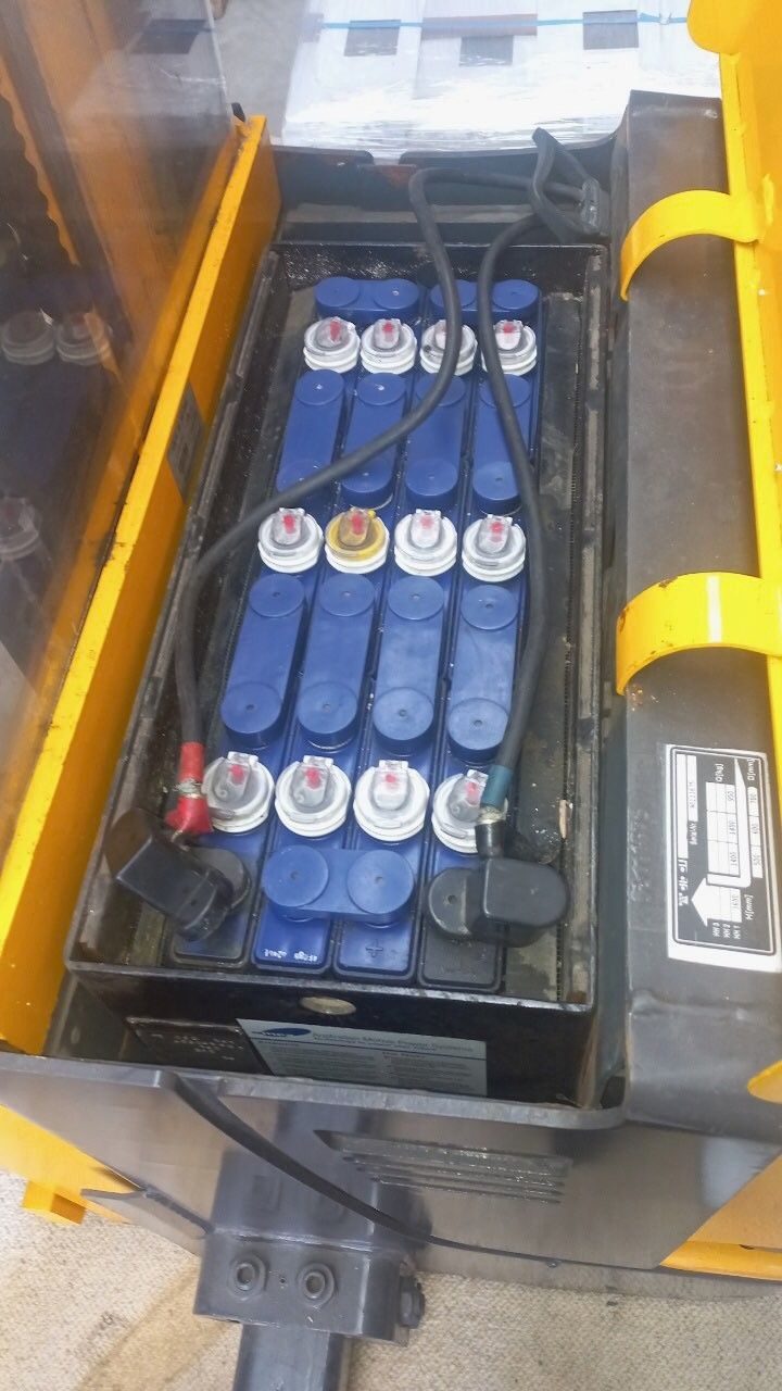 Traction & Forklift Batteries