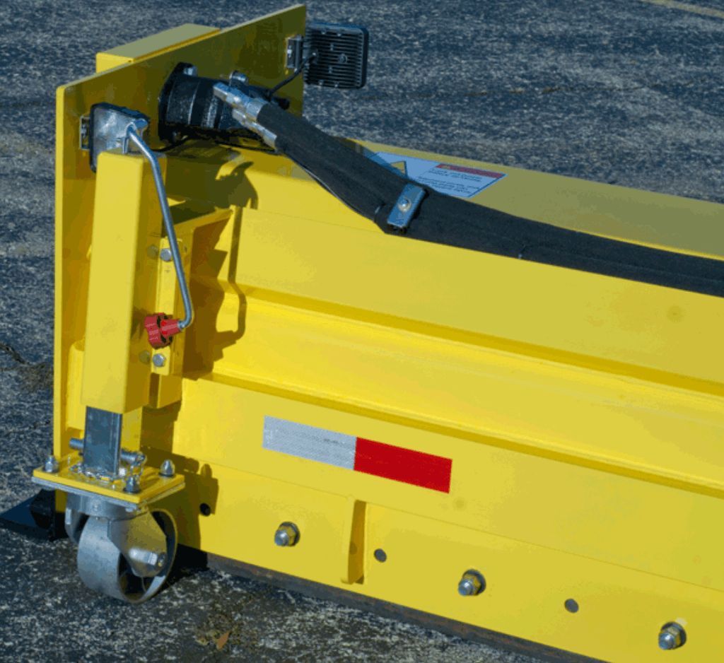 Snowger Attachment for Removing Snow Under Semi Trailers | Berlon