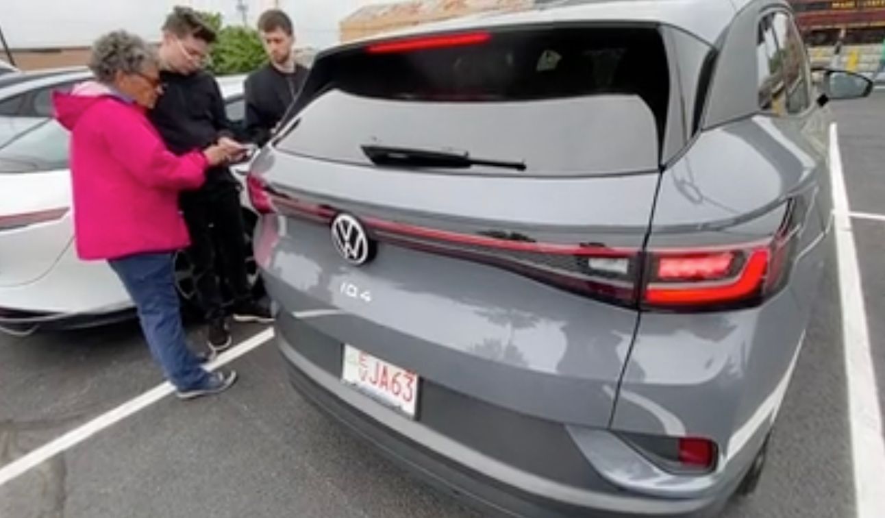 EVs Strut Their Stuff