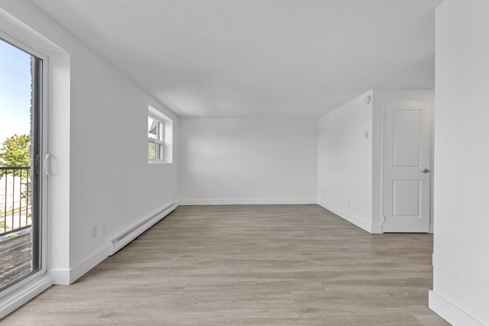 2 & 3 Bedroom Apartments | 181 Queen Mary