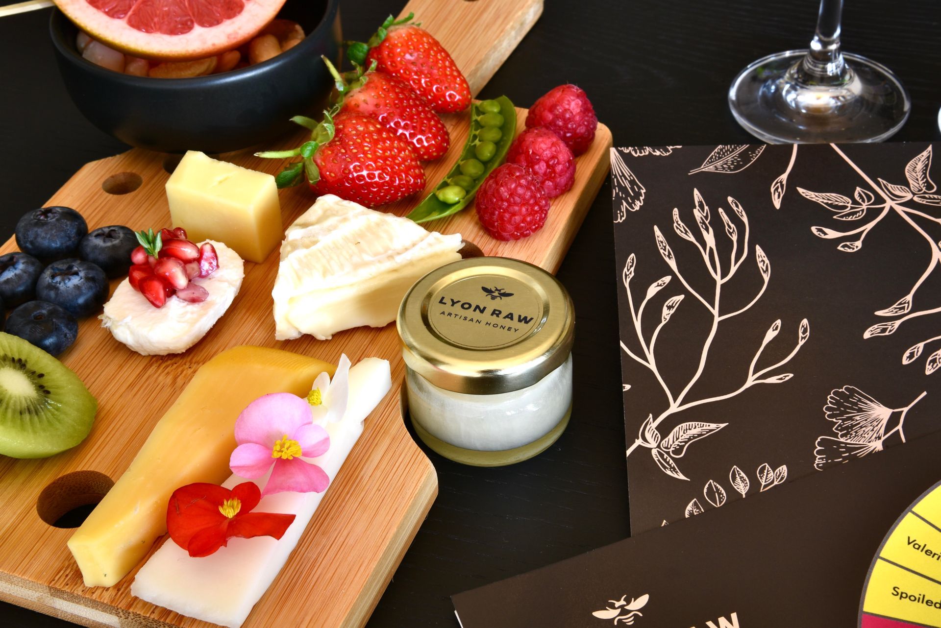 Lyon Raw Product Photos