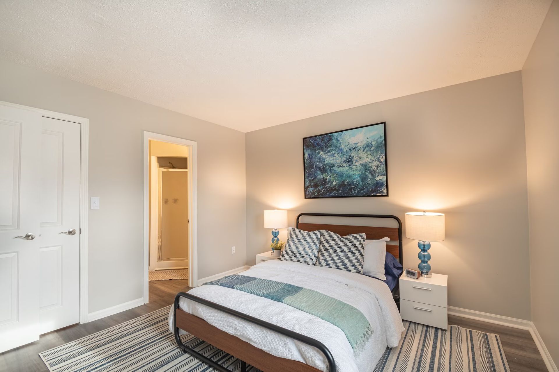 Meridian Court | Apartments in Indianapolis IN