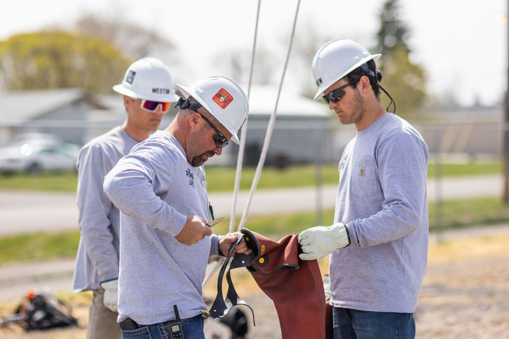 Lineman Program | 120 Years Experience | PRIME LINE ACADEMY