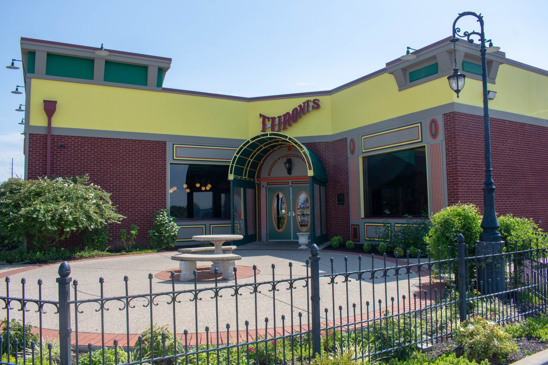 Turoni's | Pizzery & Brewery