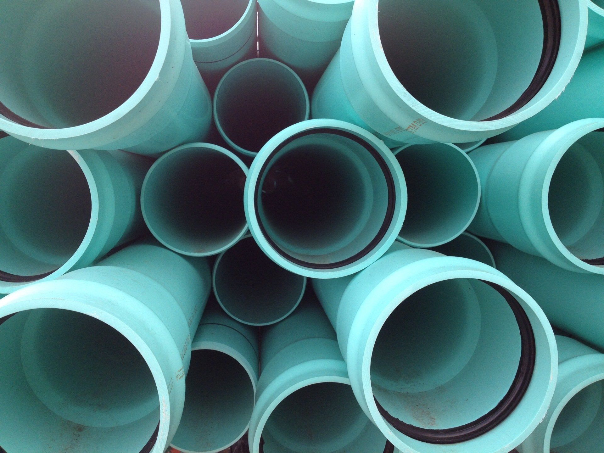Everything You Need To Know About Poly B Pipes | Wade Roberts Plumbing