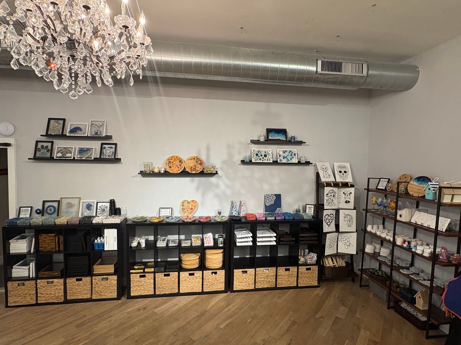 Art Studio | J&J Art Studio