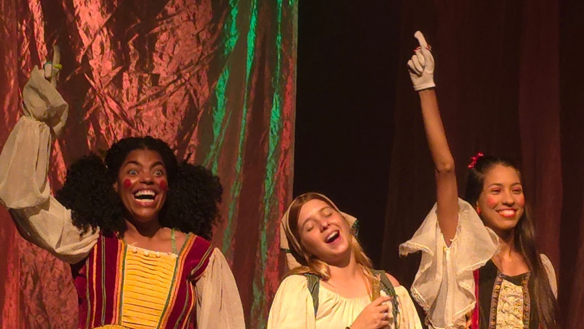 Teatro Grandes Atores apresenta a peça Cinderela