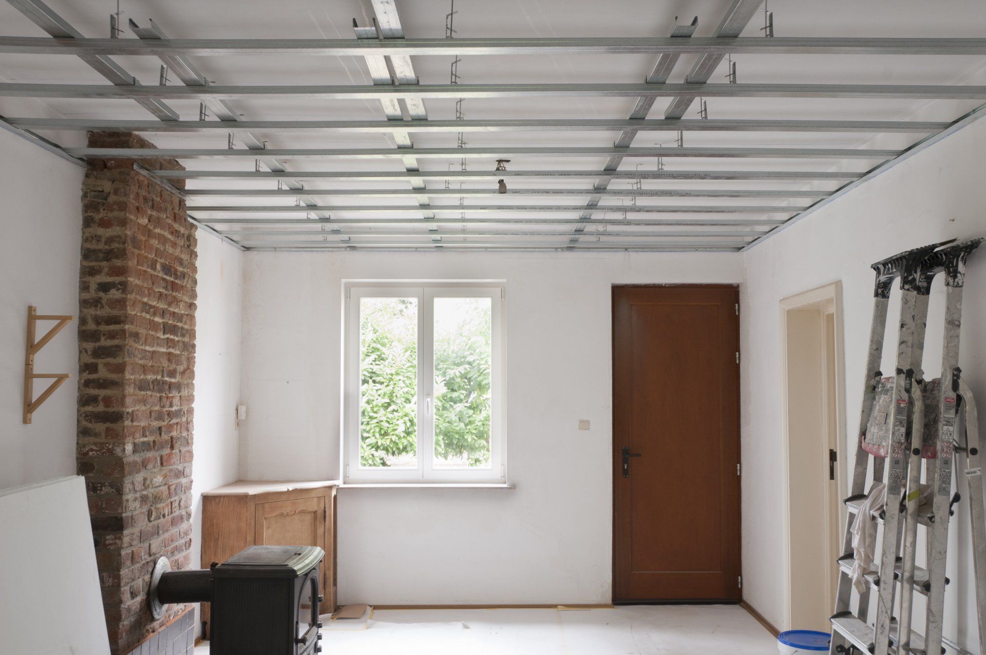 Why Moody Homeowners Are Turning to Drop Ceiling Installation