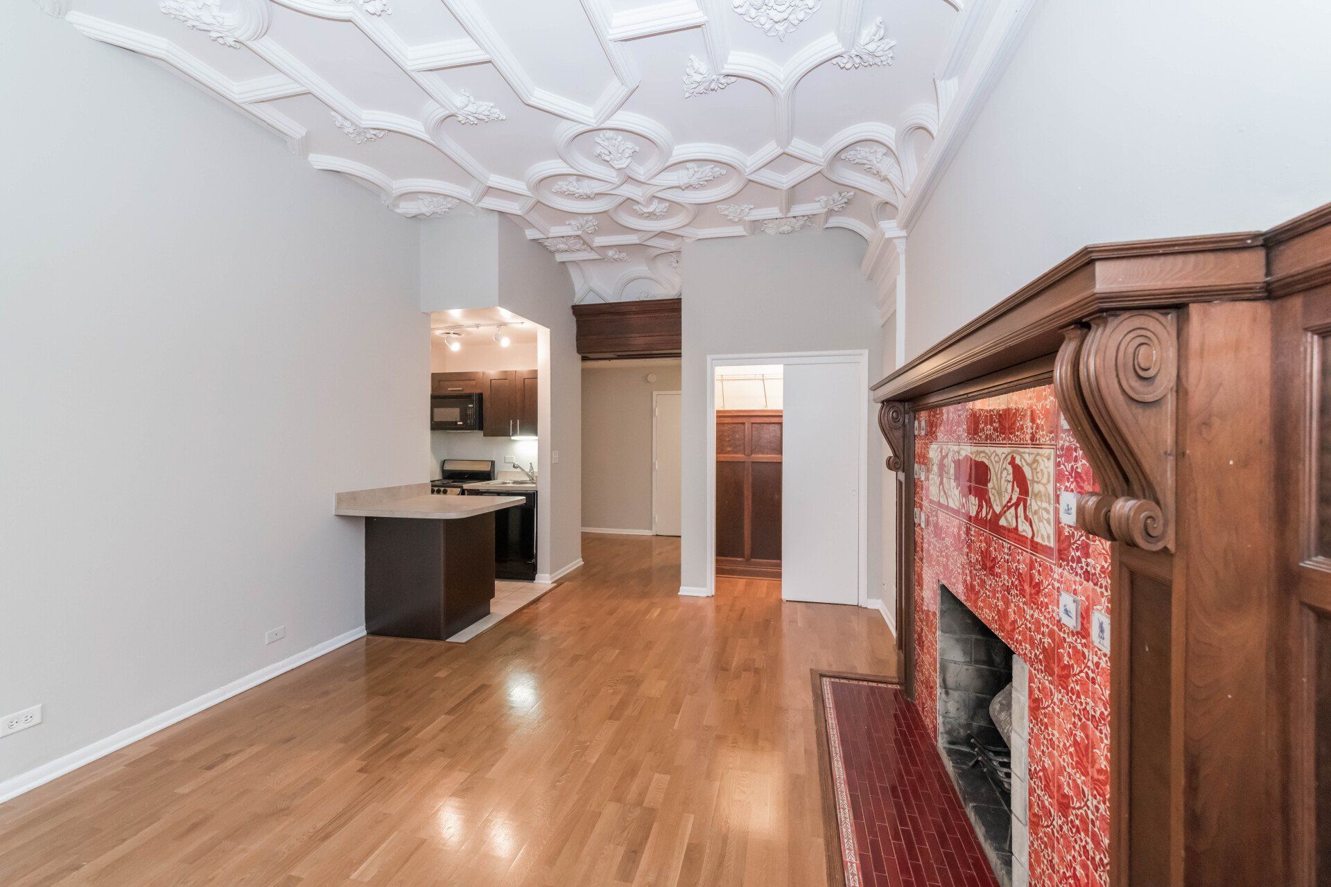 Gallery | Reside on Wellington | Lakeview Chicago Apartments
