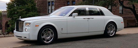 Rolls Royce Phantom White – Danaro Limo