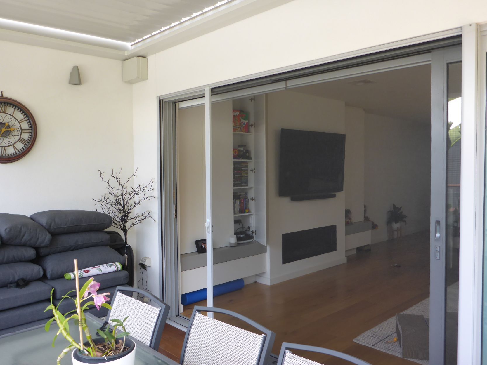 Gallery | Retractascreen