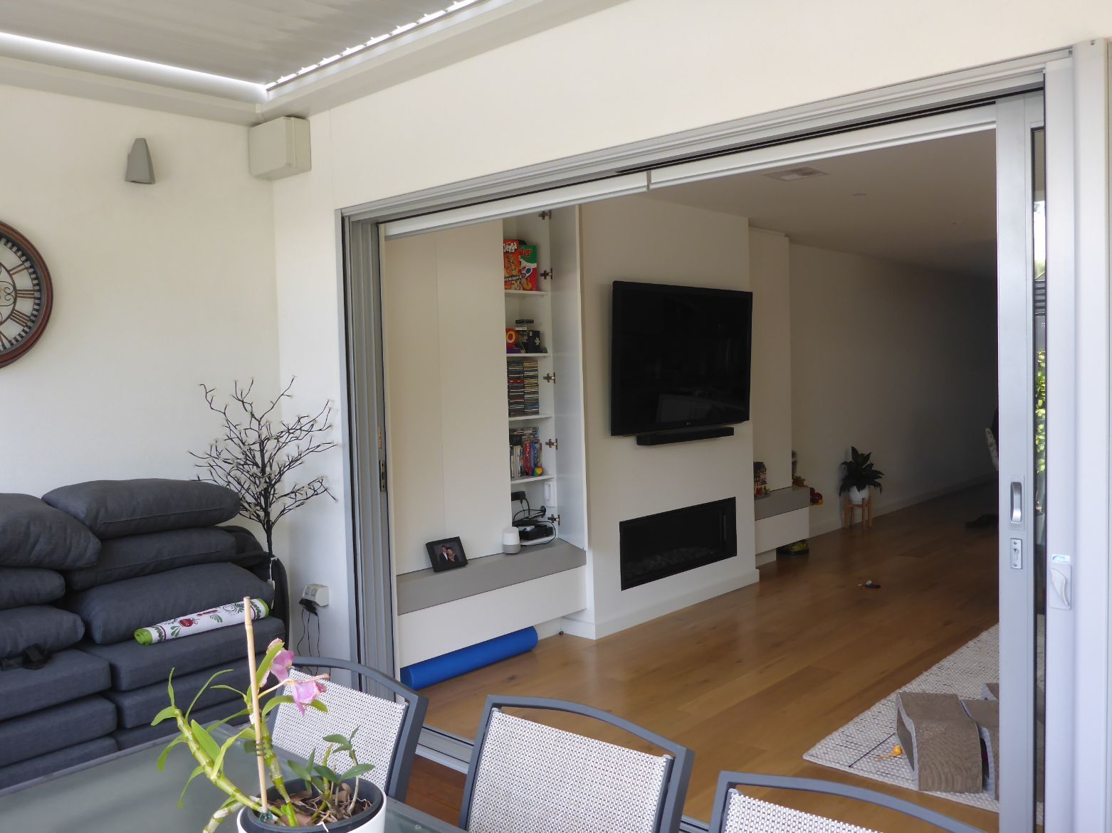 Gallery | Retractascreen