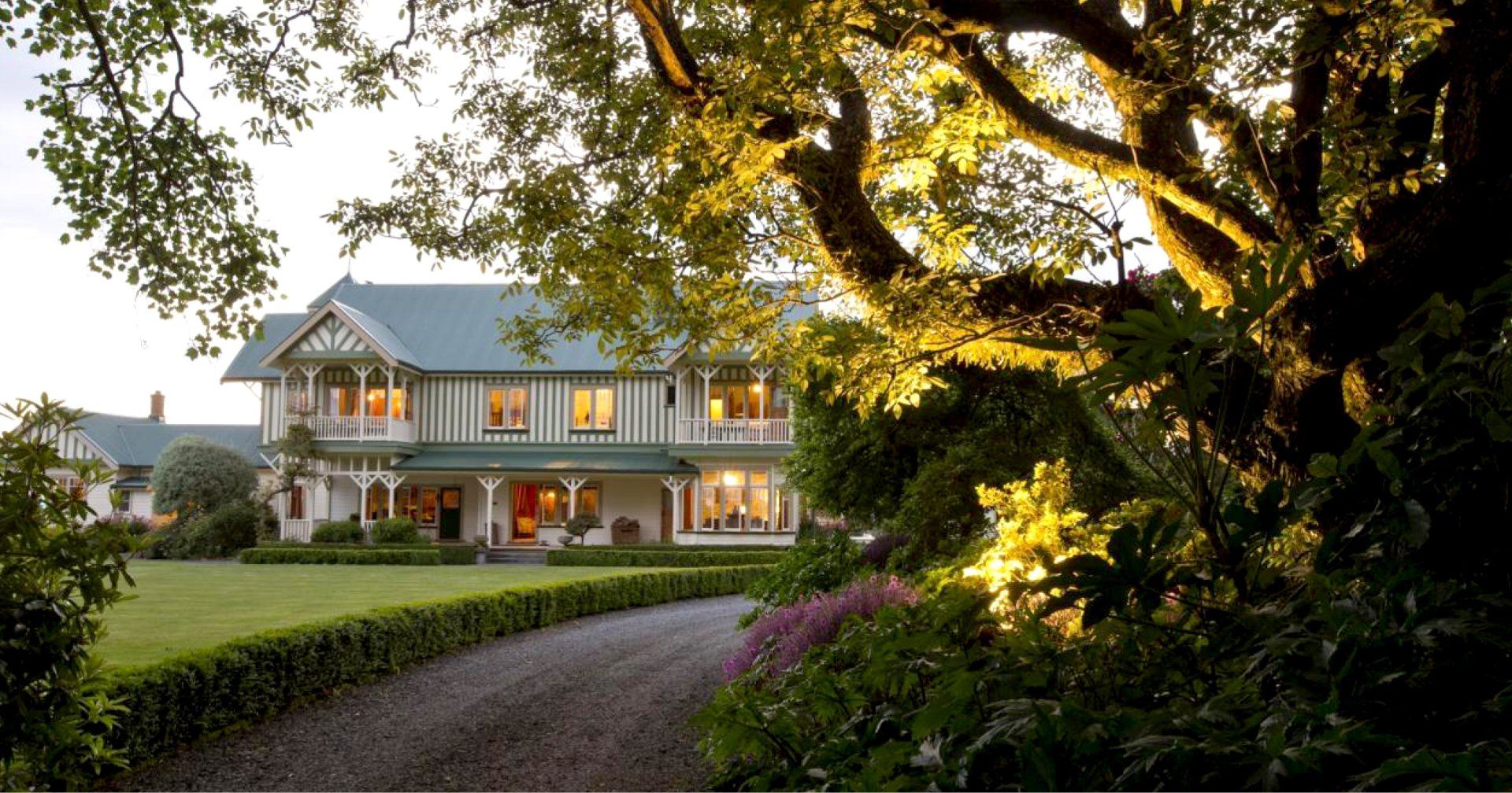 Historical Homesteads Tour | Seemore Tours