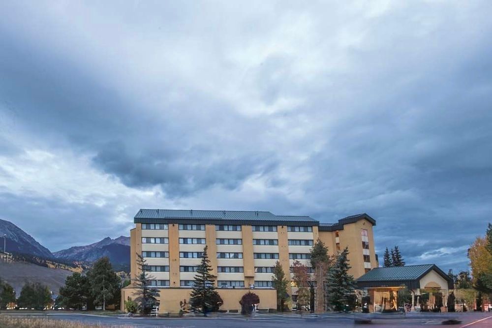 On-Site Dining | Mountain Valley Inn, Silverthorne, CO