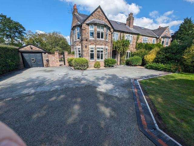 Decorative Stone Resin Driveways Manchester | Shelly Lighting