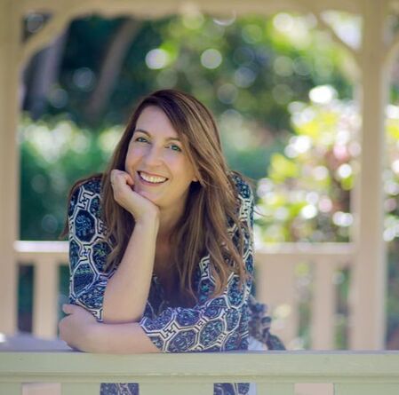 Speaker - Fiona Lloyd - Words on the Waves