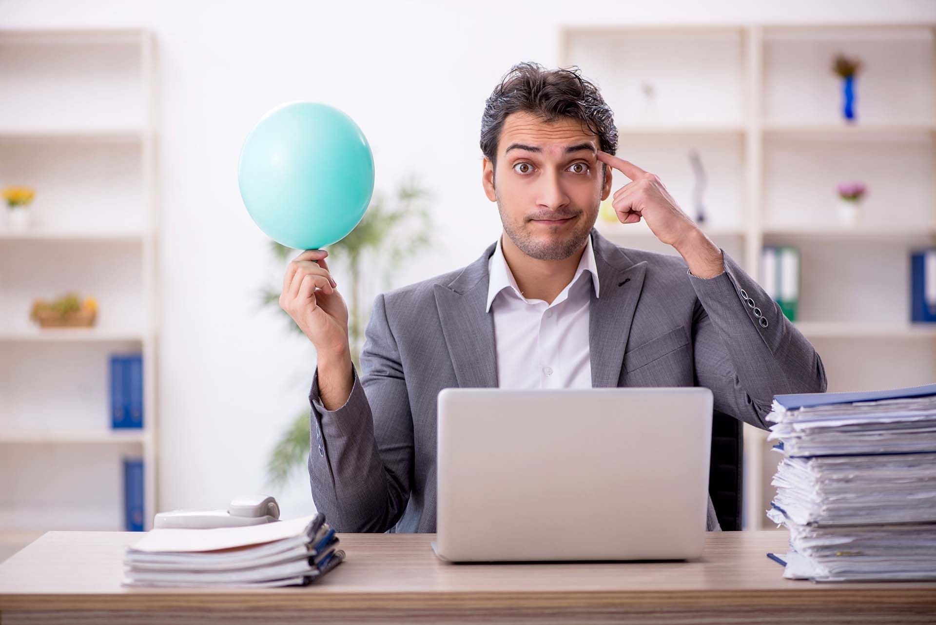 How to Hire an Office Assistant for Your Balloon Decor Business
