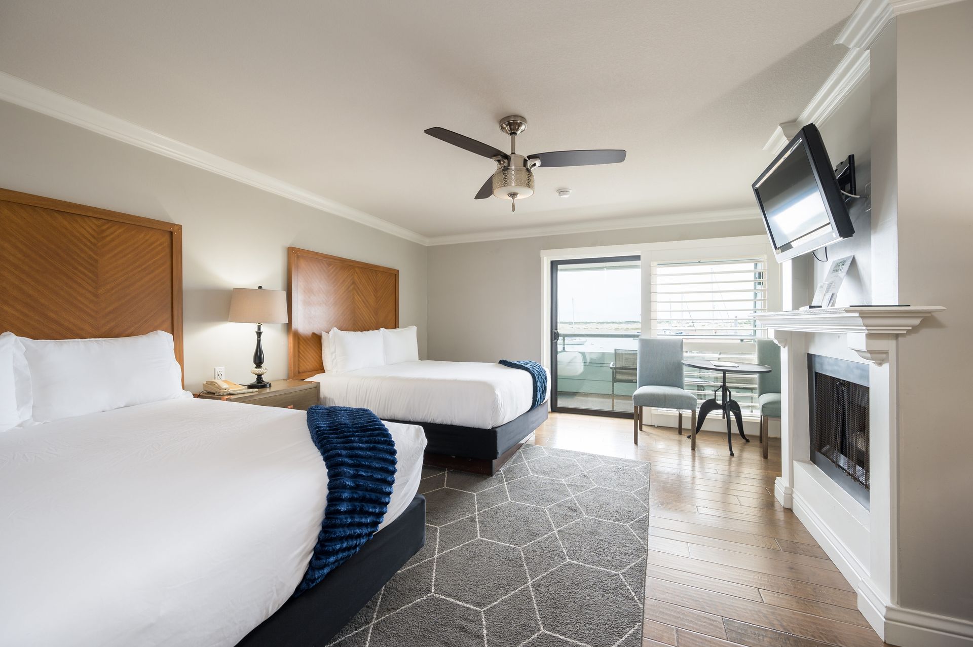 Morro Bay Inn & Suites | 456 Embarcadero