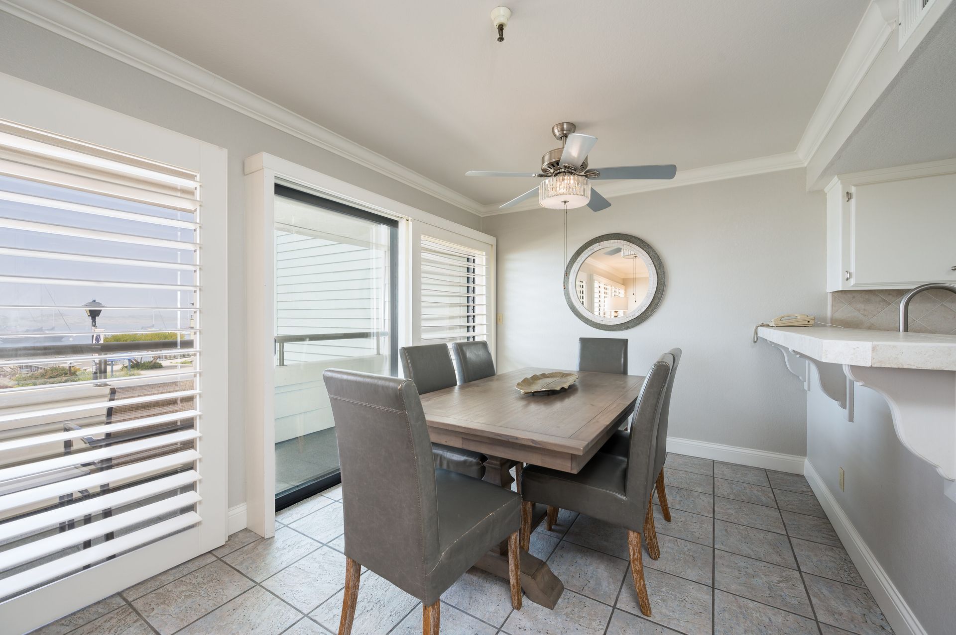 Morro Bay Inn & Suites | 456 Embarcadero