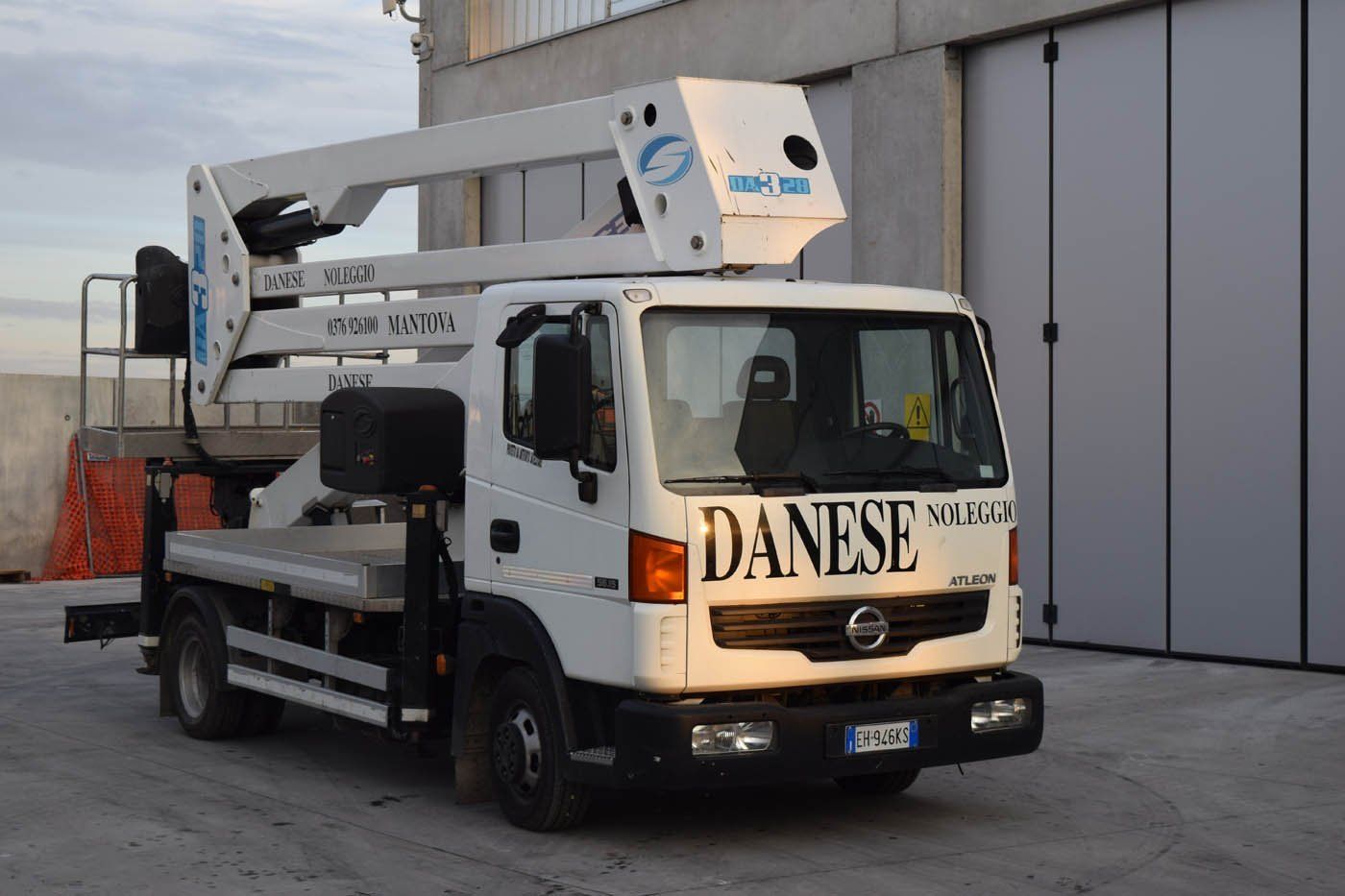 Piattaforme Aeree con Operatore | Mantova, Verona, Parma, Cremona ...