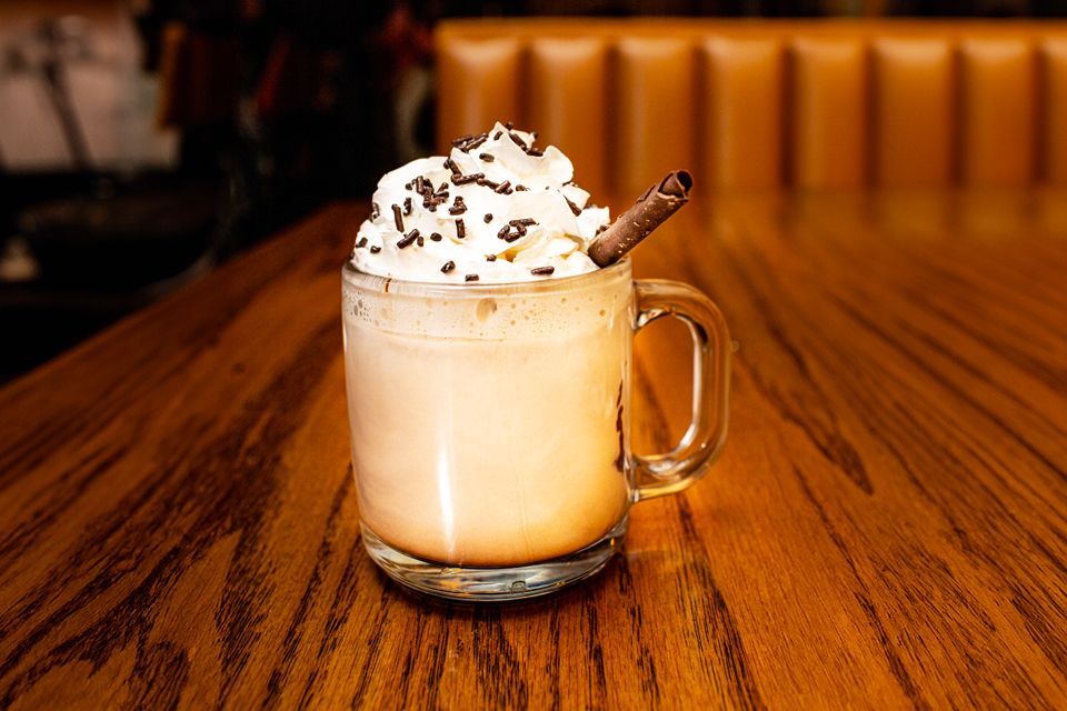 Chalet Chicago | River North American Restaurant & Bar