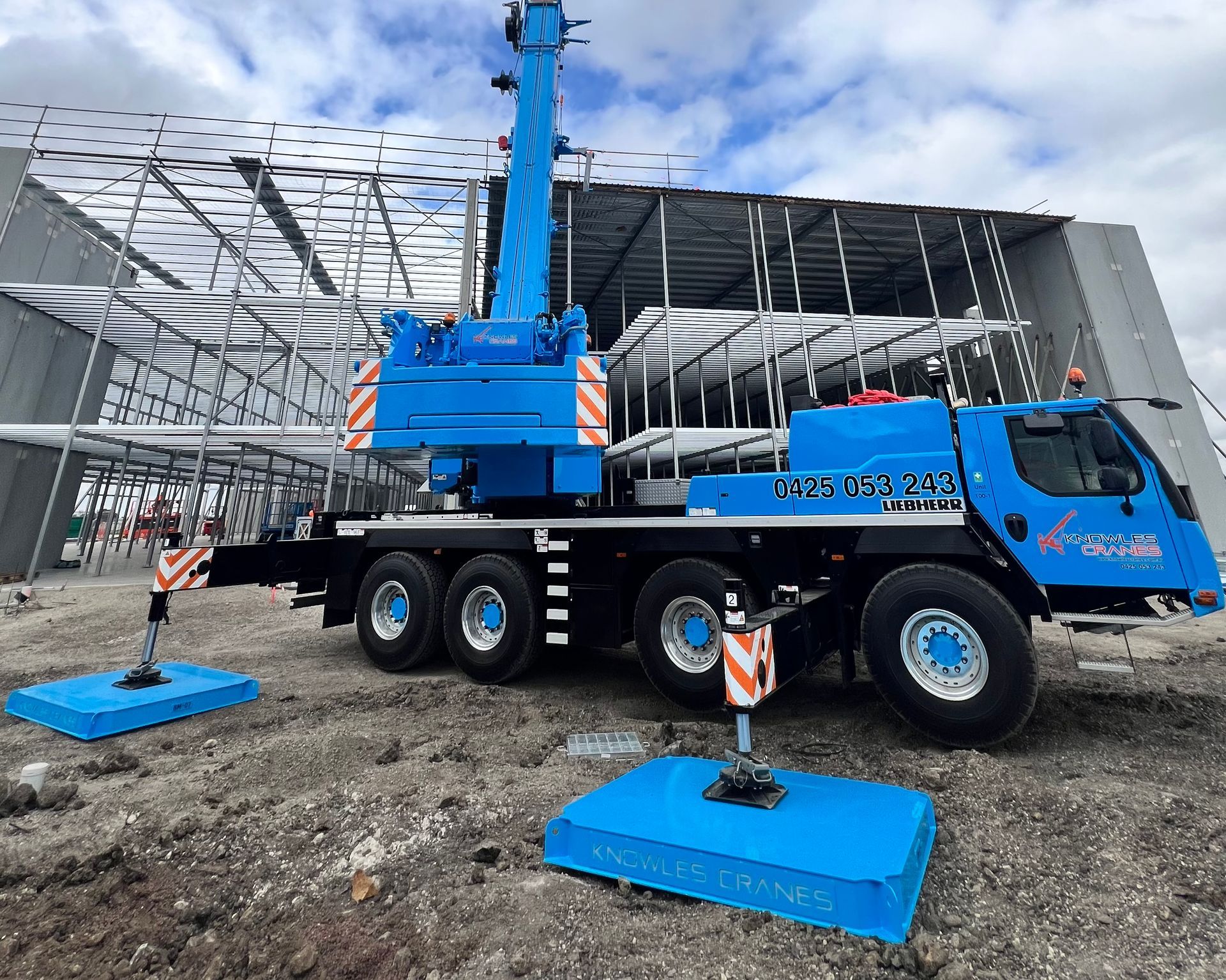How to Hire a Mobile Crane: A Step-by-Step Guide