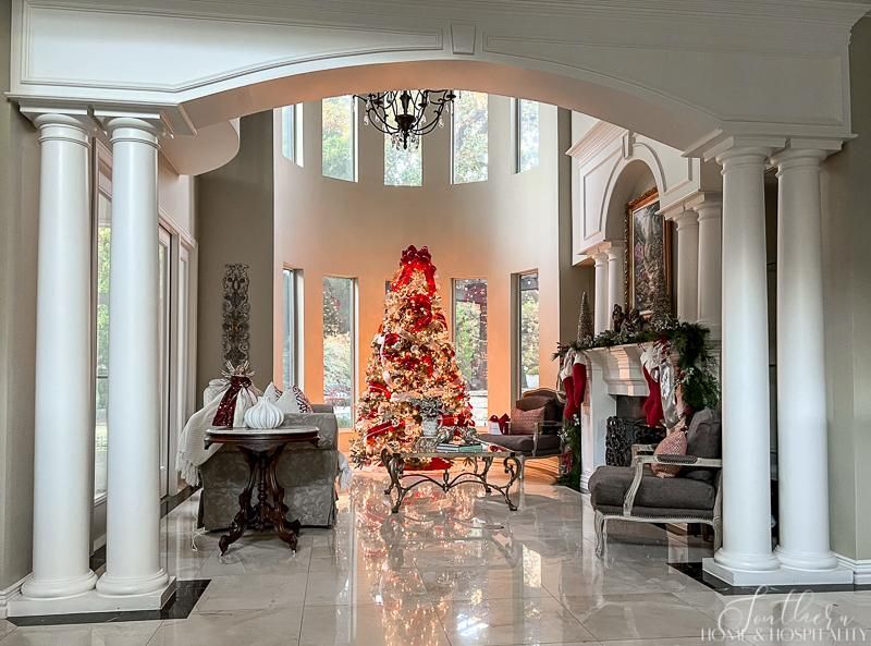 Festive Finesse: 14 Easy Last-Minute Holiday Decorating Ideas by ...