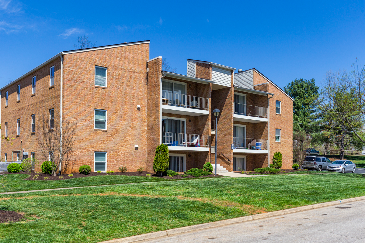 Amenities | Salem Apartments w/ a Swimming Pool