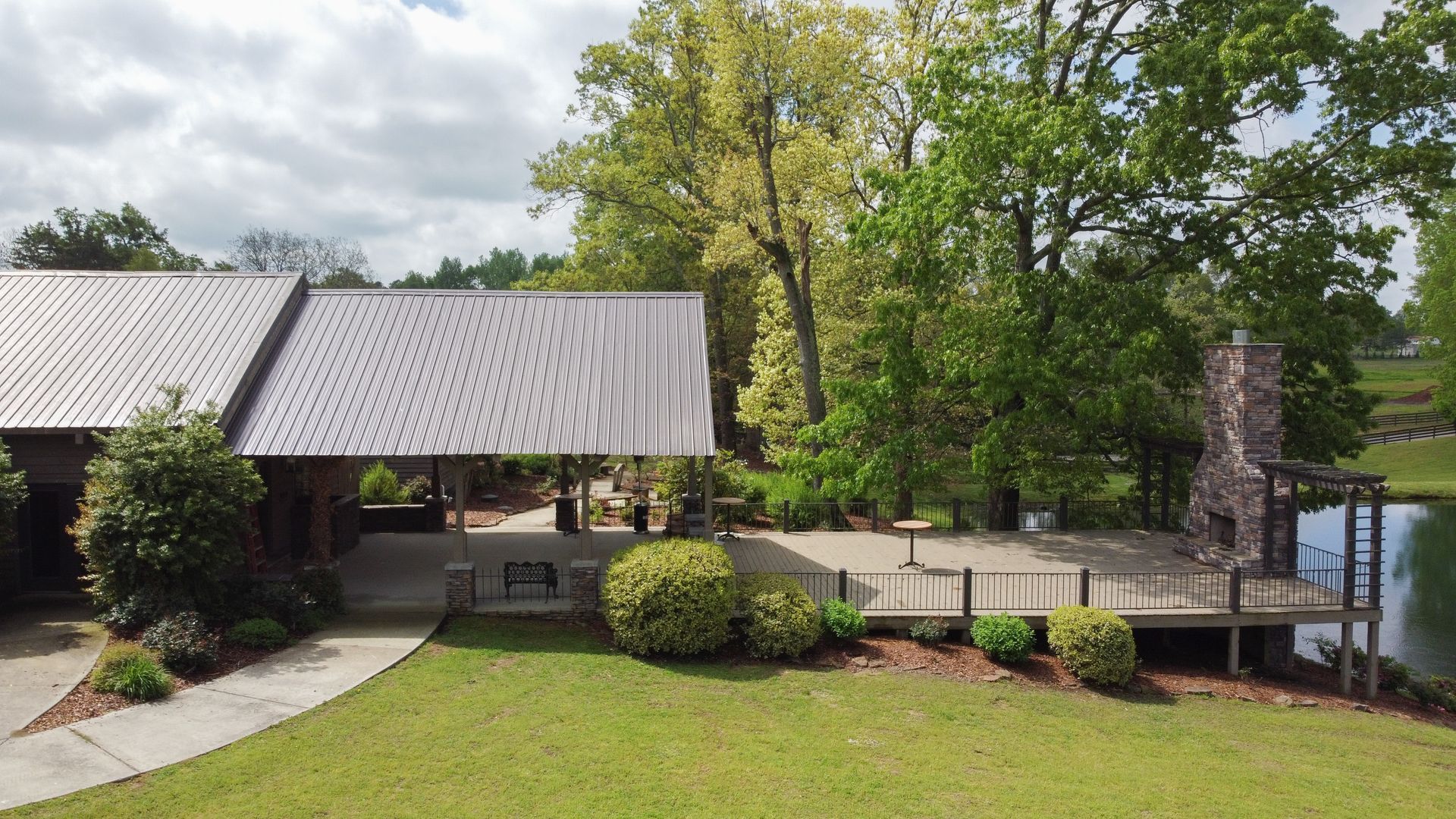 Stone Bridge Farms | The Lodge