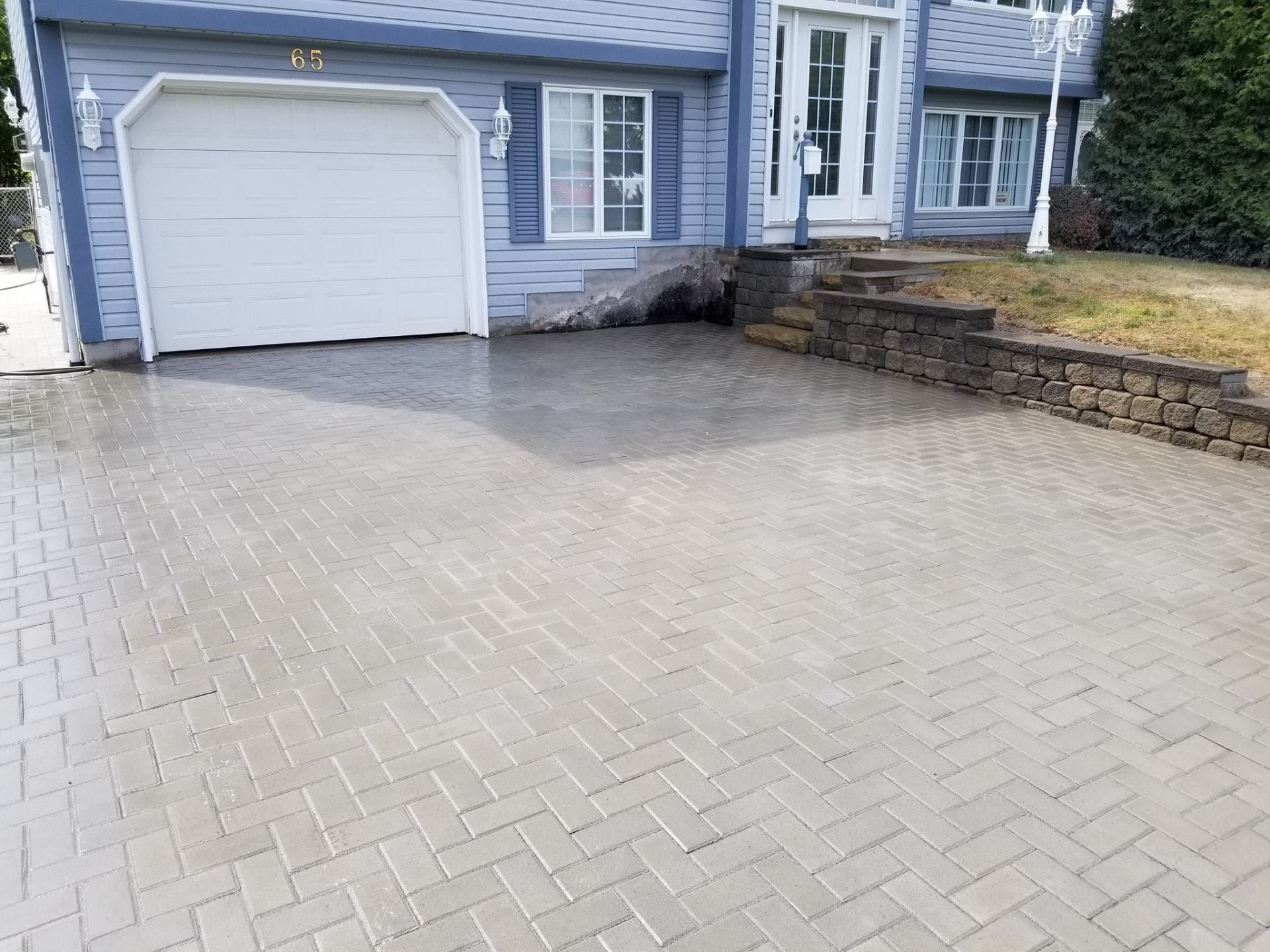 Lockstone/Landscaping | DTH Contracting | Contracting Services ...