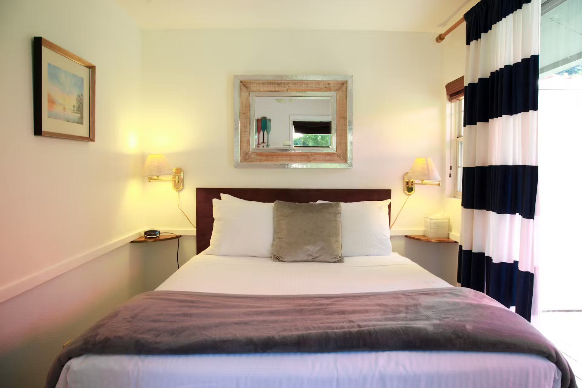 Cozy Hotel Rooms | Suites & Two-bedrooms