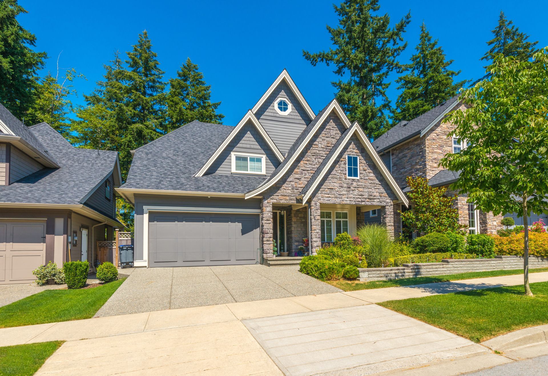 Enhancing Your Home's Curb Appeal with Custom Landscaping Designs