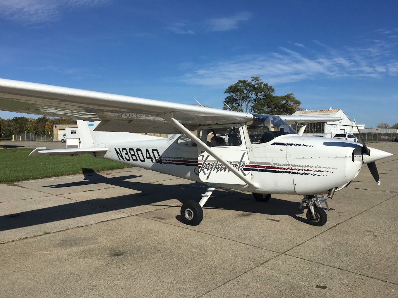 Pilot Info & FBO - Grosse Ile Municipal Airport