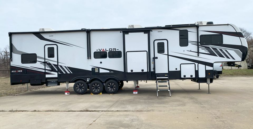 New and Used RVs and Trailers - Anderson RV Center Topeka KS