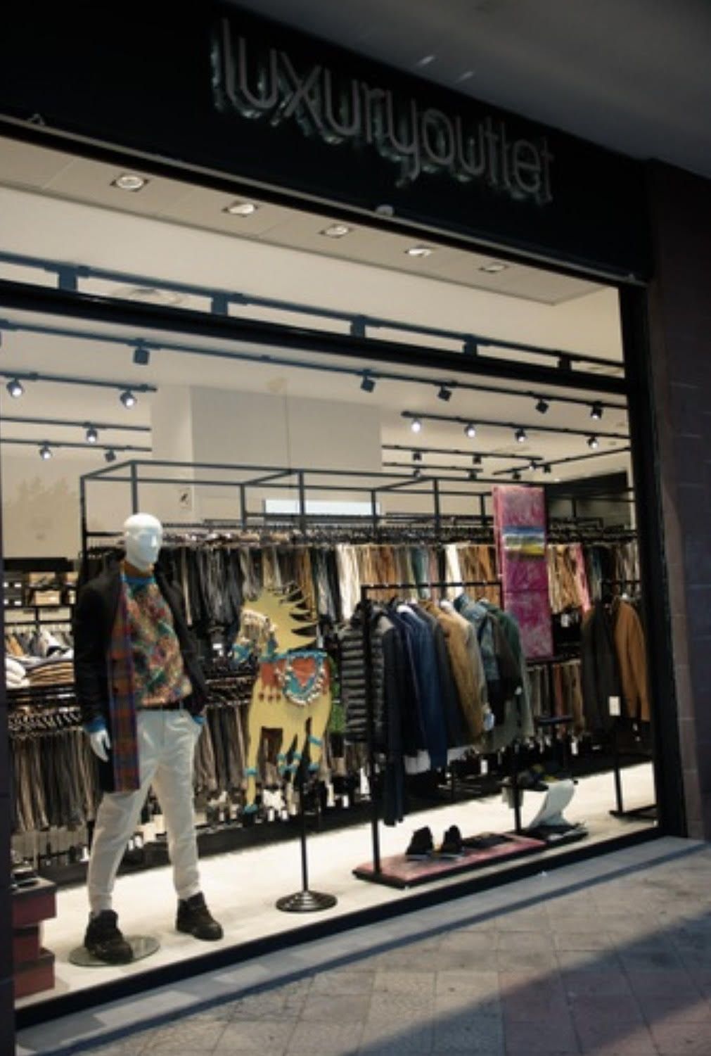 Elegant designer clothes | Bari | Vittò Group Luxury Outlet