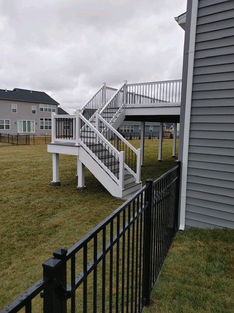 Beautiful Composite TimberTech Deck With Vinyl And Aluminum Railing