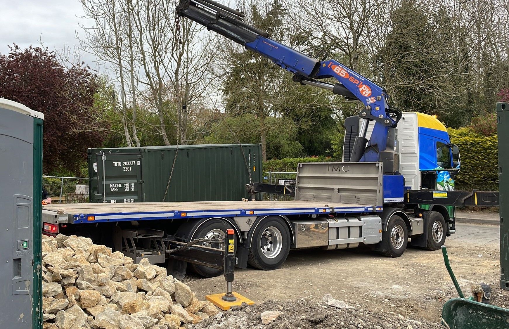 Crane hire services | Shire Toilet Hire Ltd