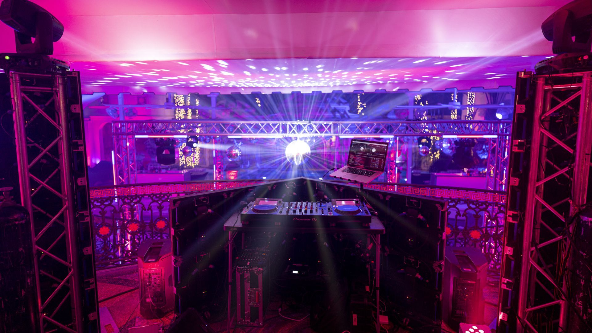 First-Class Event Entertainment & Production Service in Miami, FL