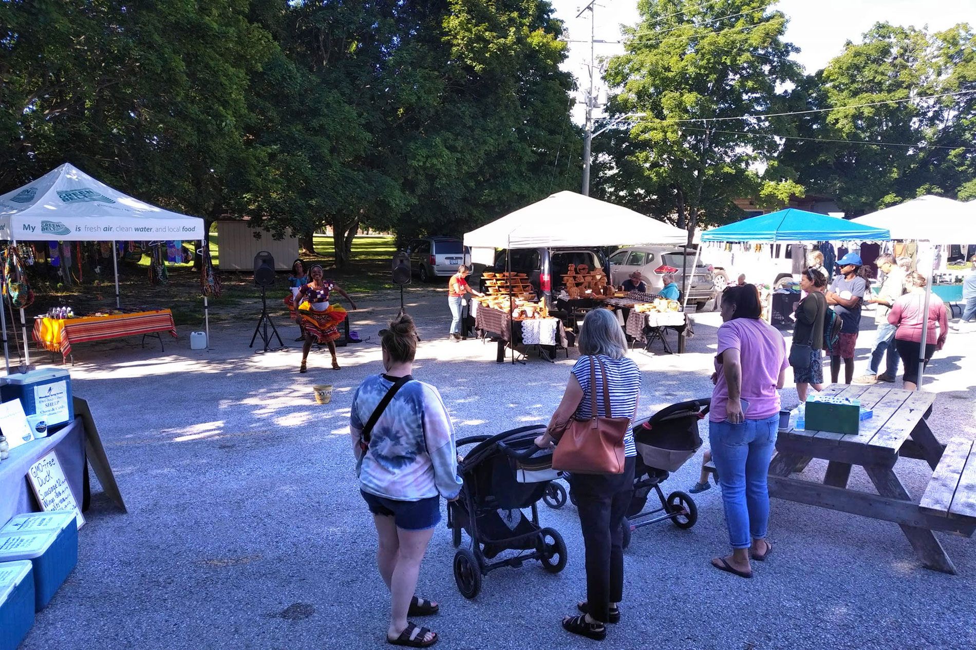 Flesherton and District Farmers' Market in Ontario