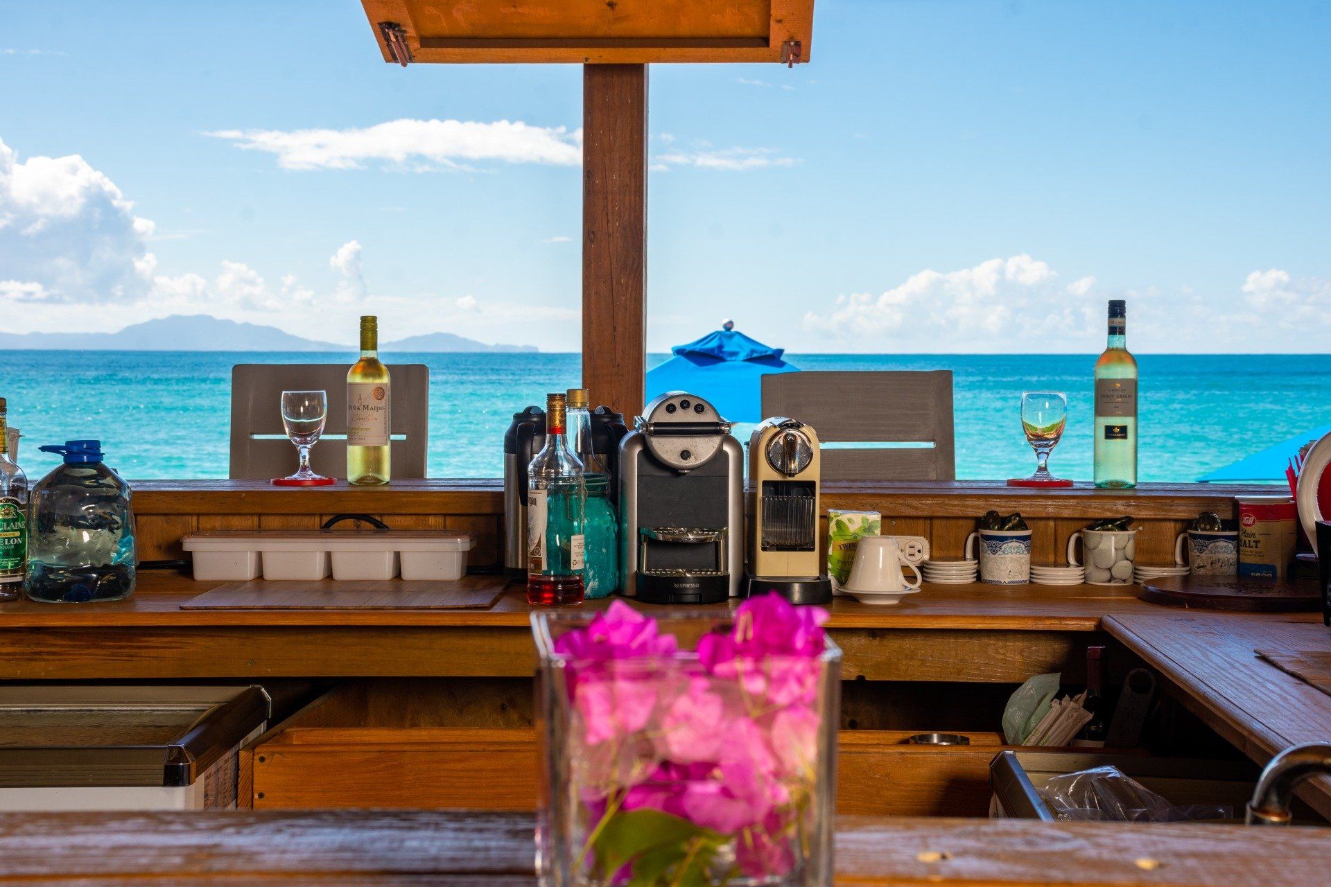 Dining | Conch Beach Cabins