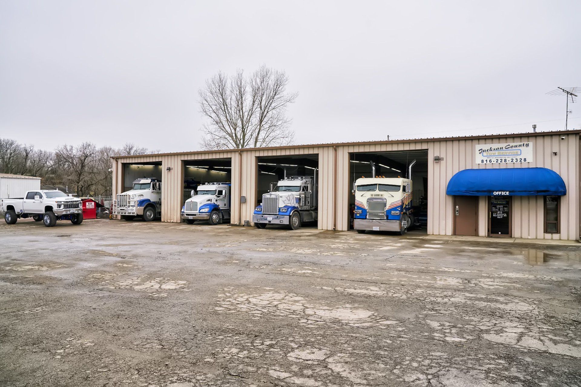 24 Hour Tow Truck Service Blue Springs MO | Independence MO