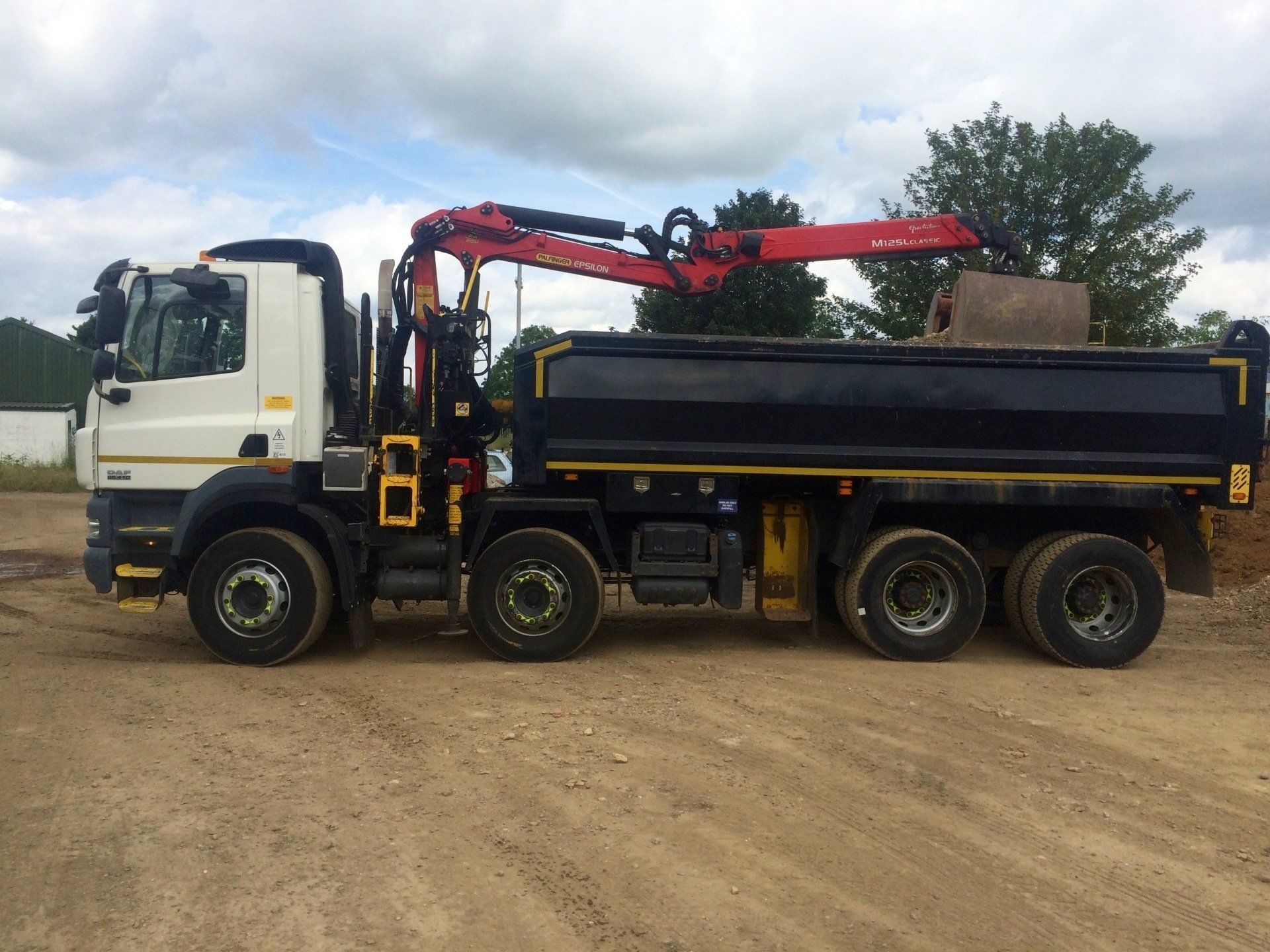 Tipper and Grab Hire - AP Morton Tipper & Grab Hire Ltd