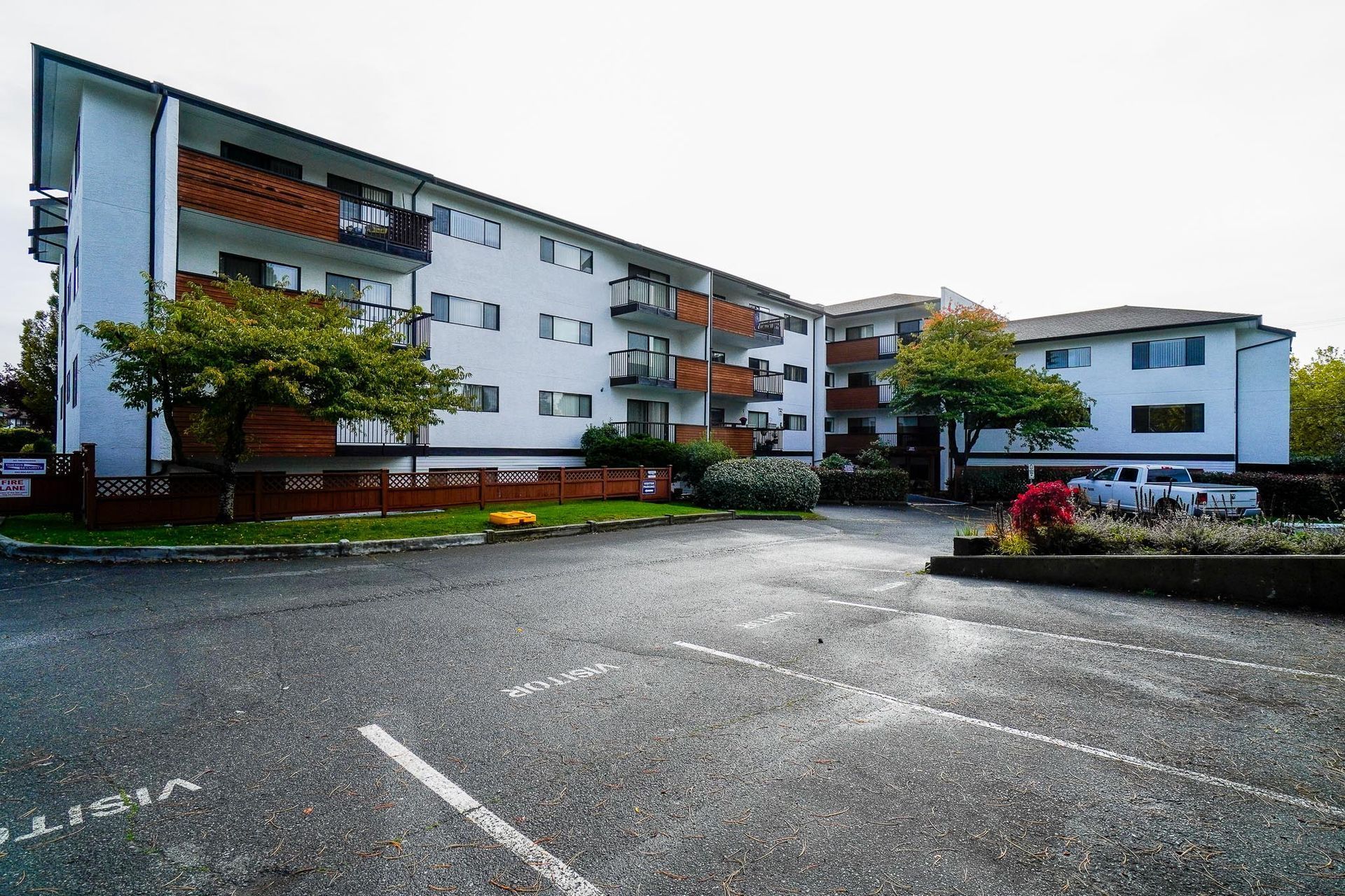 Suite Gallery | View 3205 Wetherby Rd Units and Building Photos