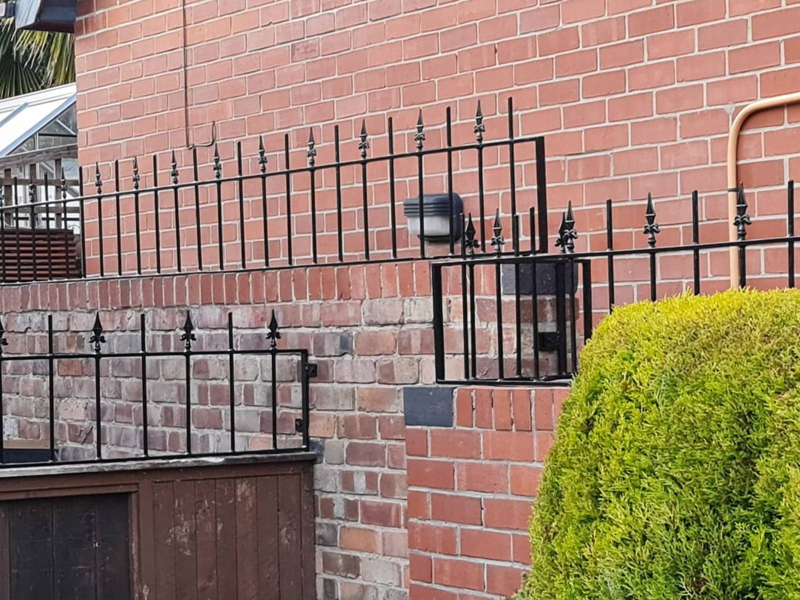 Metal Railings Nottingham | Garden Wall Railings