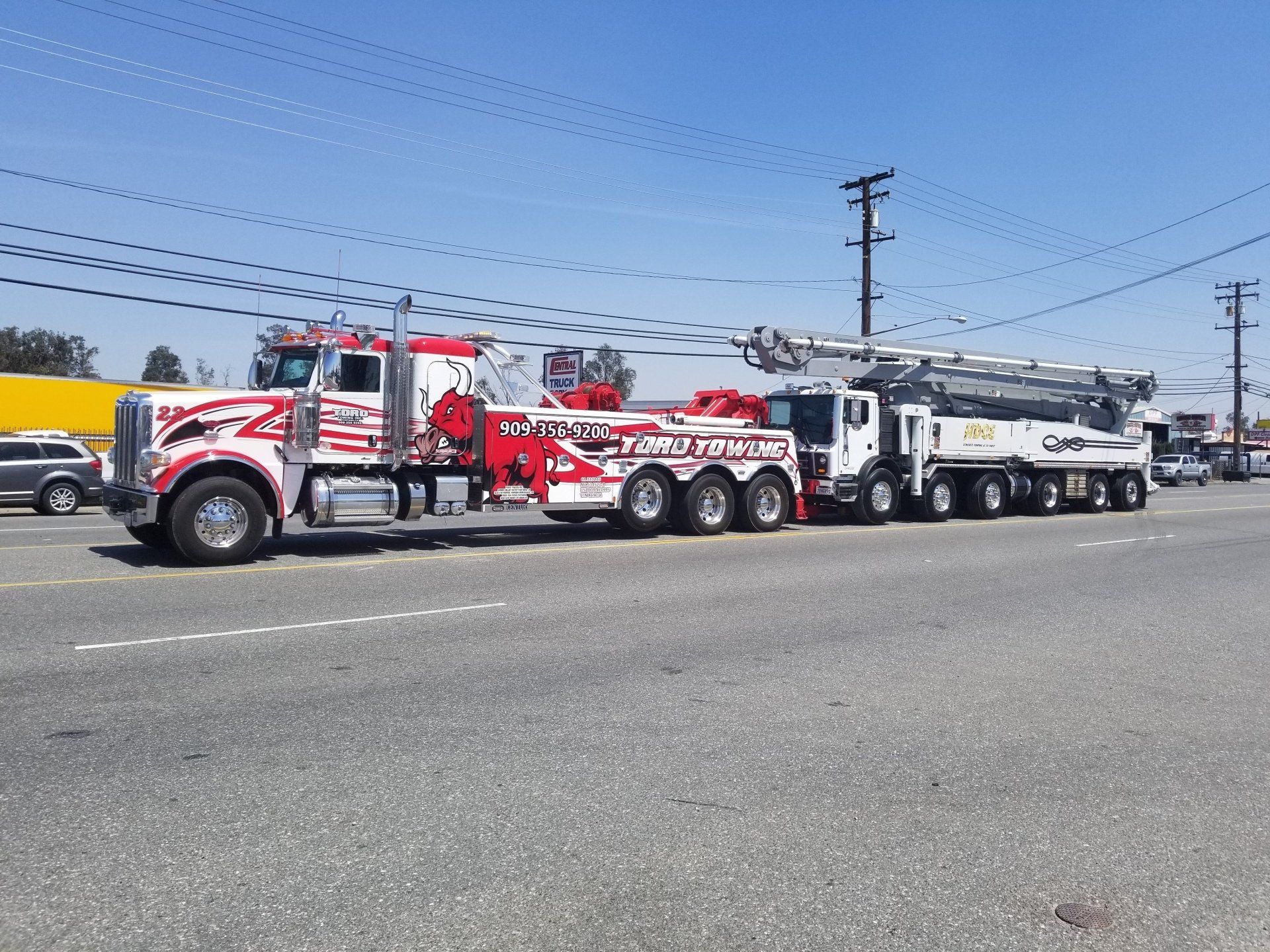 Toro Towing - Inland Empires #1 Semi and Heavy Equipment Tow Company