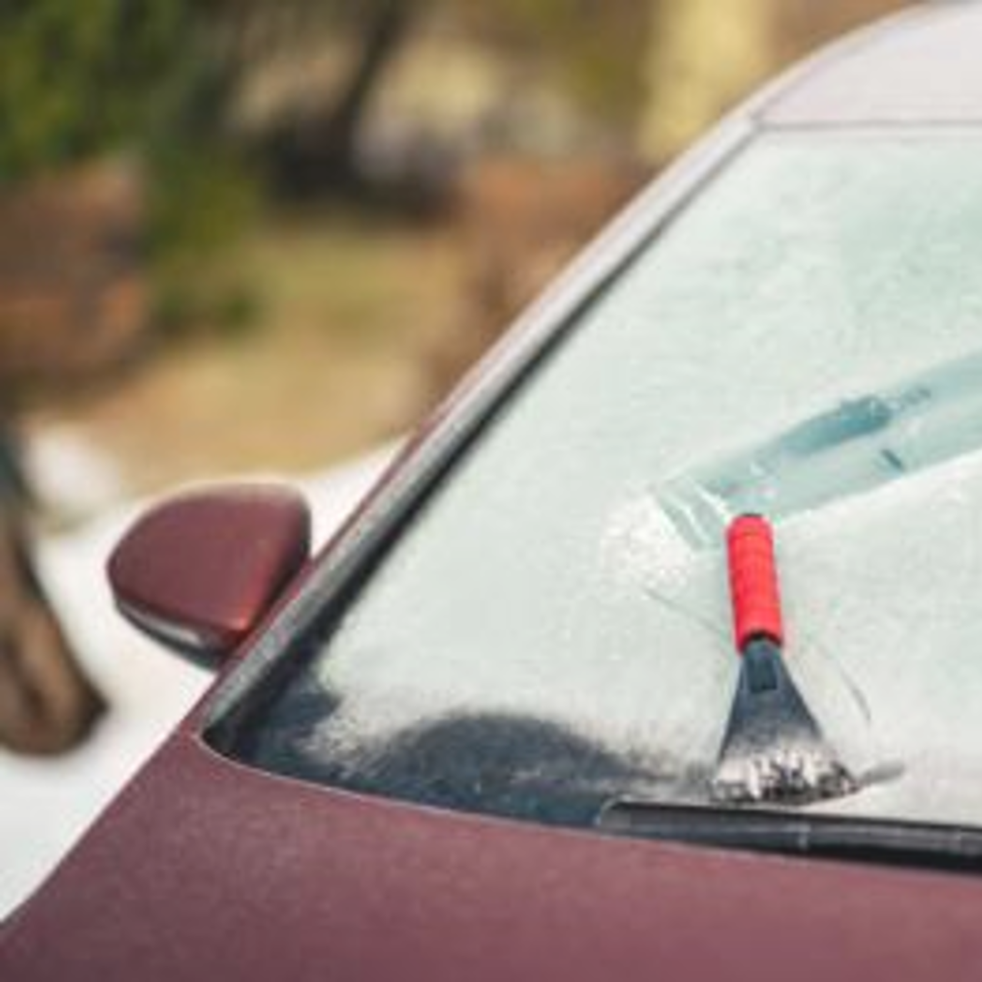 Guida alla Manutenzione del Parabrezza per Auto, Camion e Camper