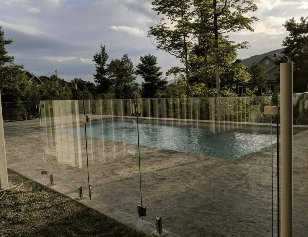 3 Benefits Of Modern Pool Fencing Solutions | Rabbo's Fencing