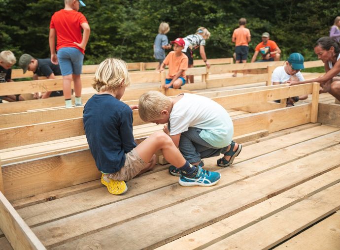 Gozdni oddelek = Nepozabni poletni tabori